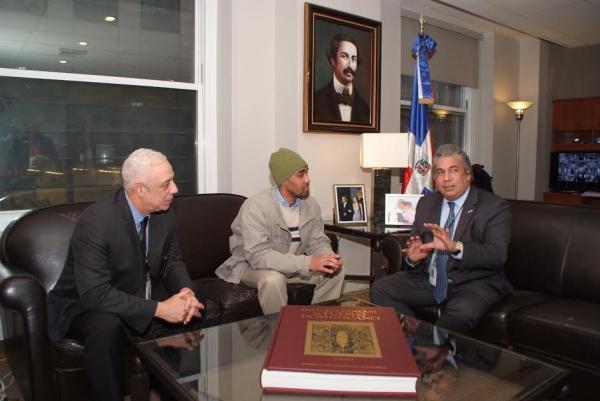 Cónsul Castillo logra libertad de dominicano esperaba ser deportado de ...
