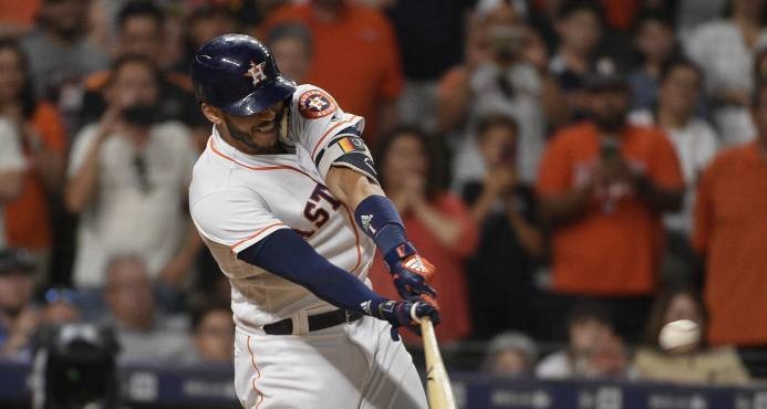 Carlos Correa define con hit en 12do inning para Astros ante Reales ...