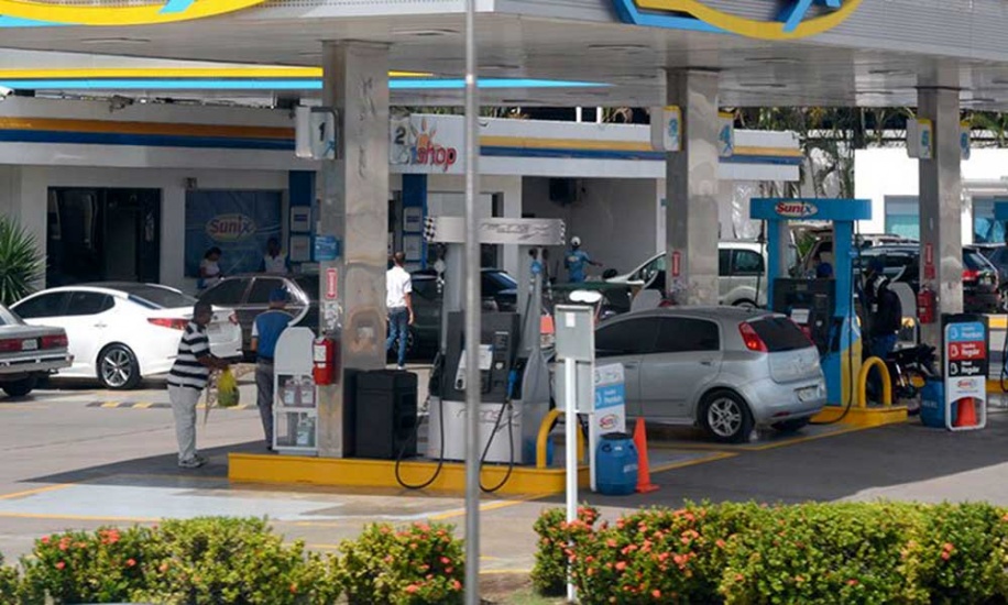 Suben precios de combustibles por el huracán Laura; gasolina regular ...
