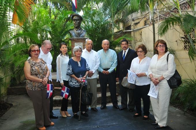 Realizan acto solemne en el 60 aniversario del asesinato del teniente ...
