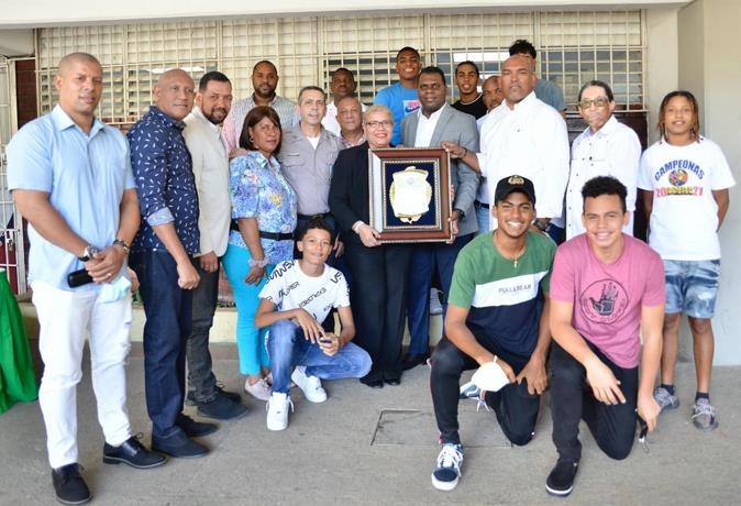 Club San Lázaro premiado como el Club del Año en Abadina | La Nación ...