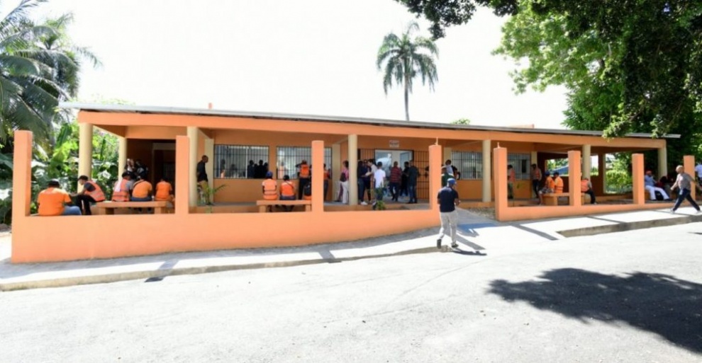 Deligne Ascensión entrega Centro Comunal en La Yuca de Los Ríos | La ...