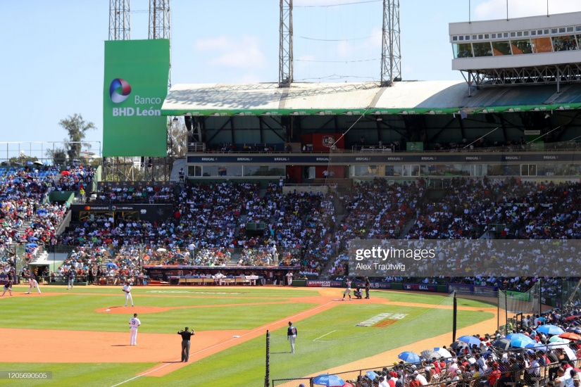 Todo listo para que suba el telón y dar inicio al torneo de béisbol ...