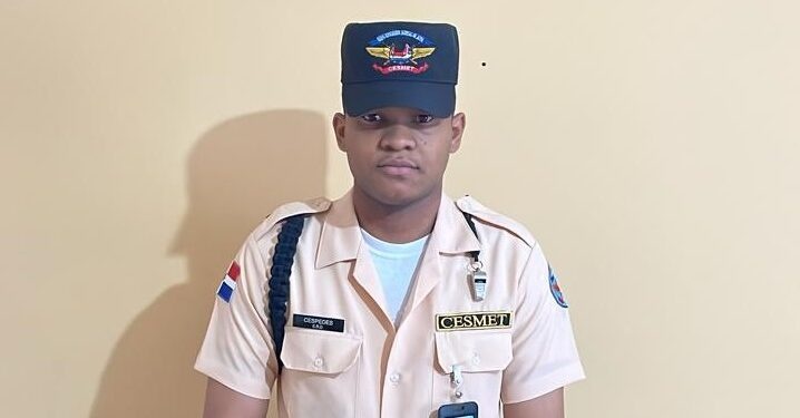 Raso del CESMET da ejemplo, halla y devuelve 517 mil pesos olvidados en ...