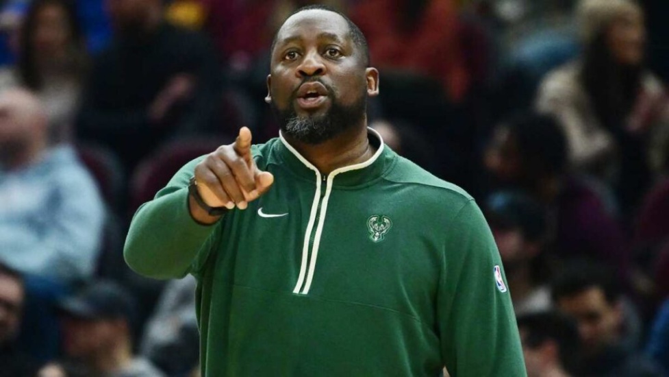 Bucks despiden a su entrenador Adrian Griffin; Terry Rozier fue ...