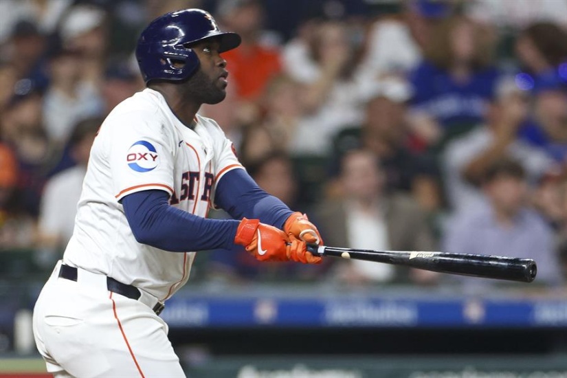 Astros masacran Azulejos, cubano Álvarez dos jonrones y dominicano ...