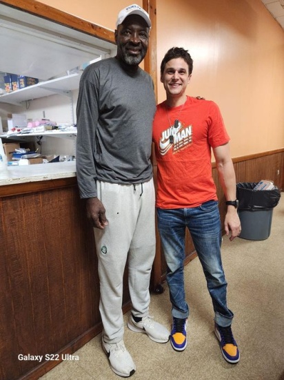 José (El Grillo)Vargas, destacado ex-baloncetista profesional ...