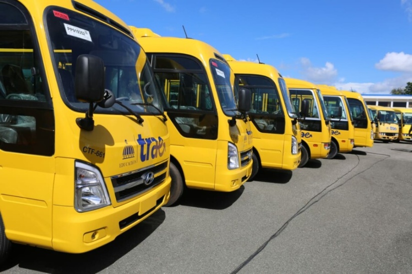 Sistema de transporte escolar TRAE llega a Santiago, con una flota de ...