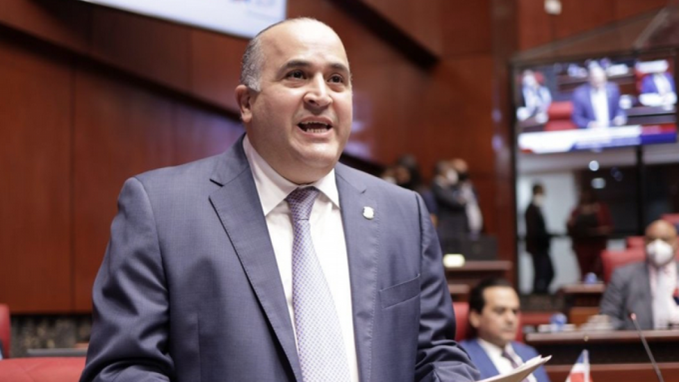 Senador Victoria Yeb advierte «Muchos funcionarios se han puesto locos ...