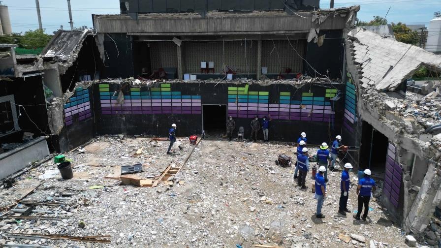 Al menos 30 expertos trabajan en la estructura y los escombros ...